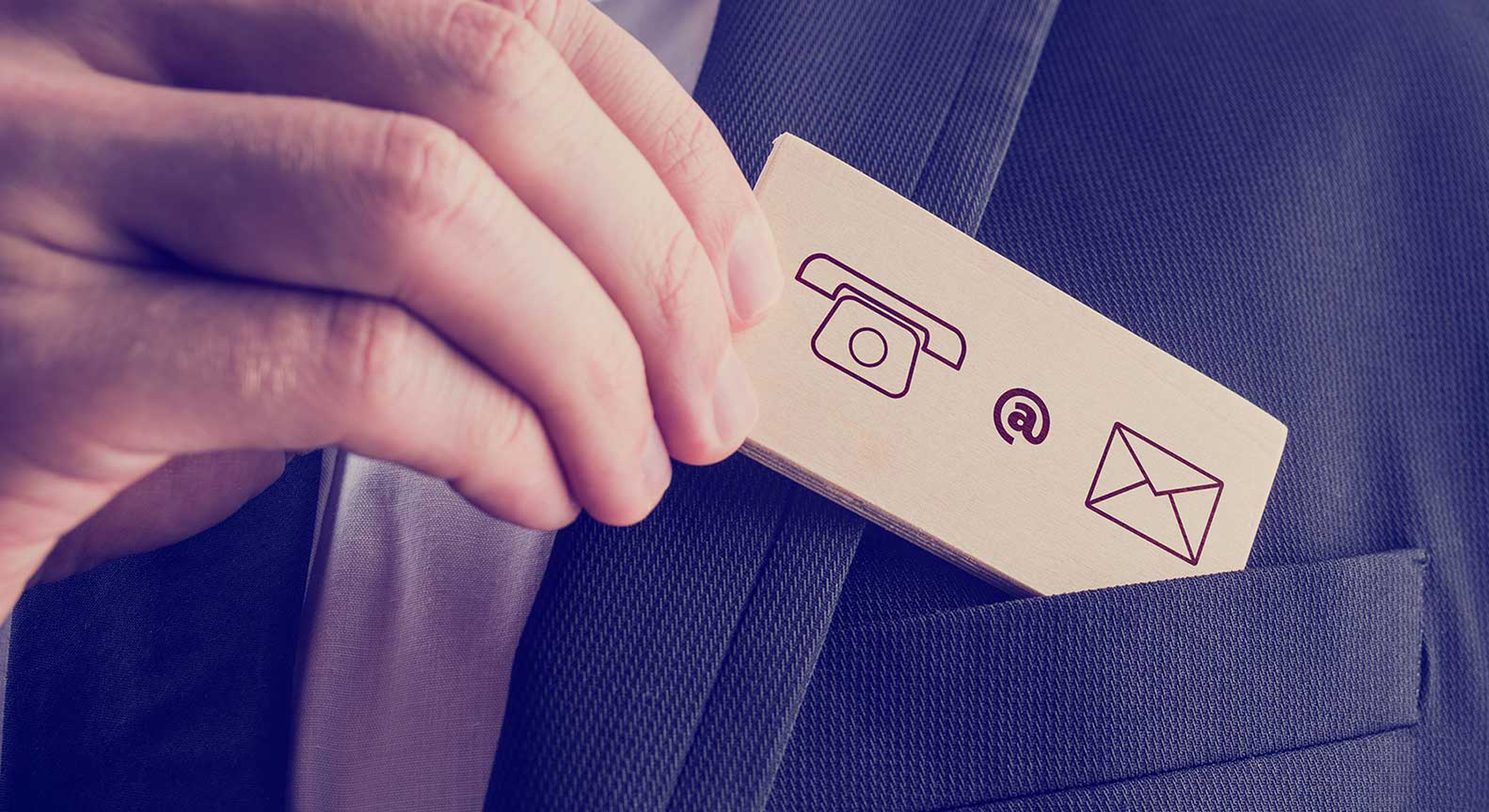 Contact Us | Weekend Shopping Trends | Holiday Shoppers